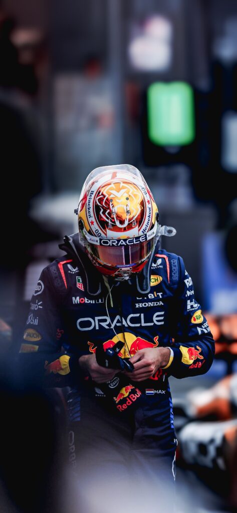 Epic Verstappen Charge 4K Wallpaper - 4K UHD Wallpapers